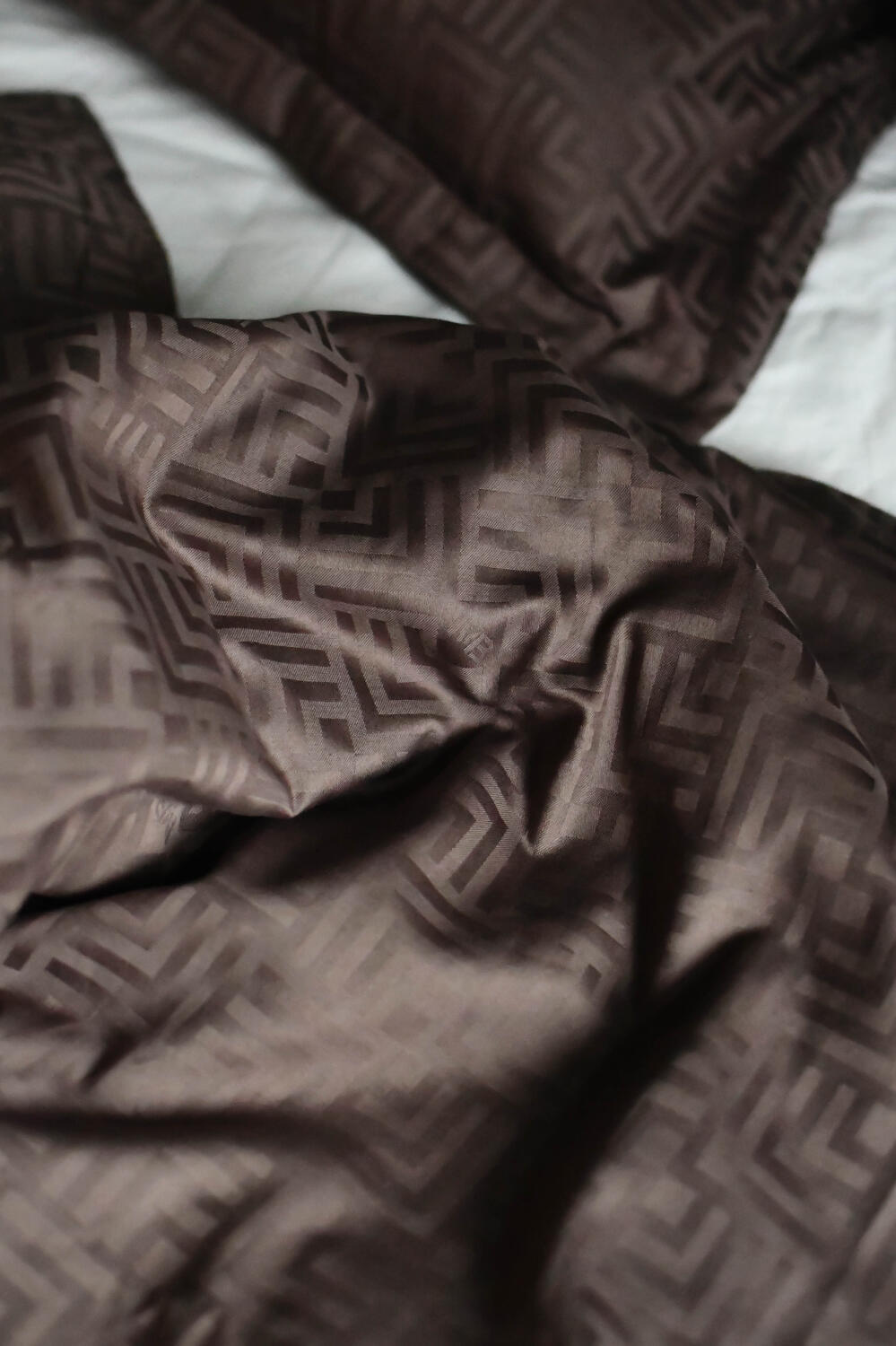 Jacquard logo sengetøj - Taupe